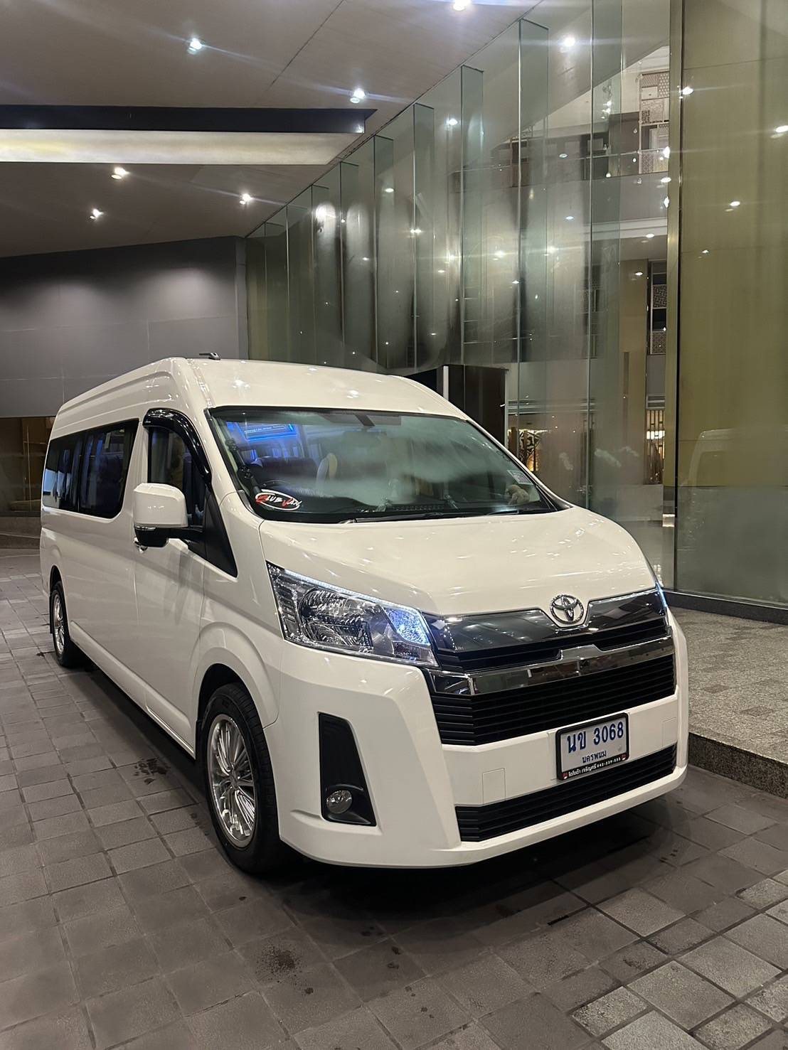 Jai Dee Van รถตู้ Commuter VIP ปี 2564